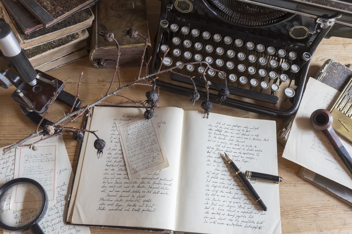 Poetry 101: What Is a Couplet in Poetry? - 2022 - MasterClass
