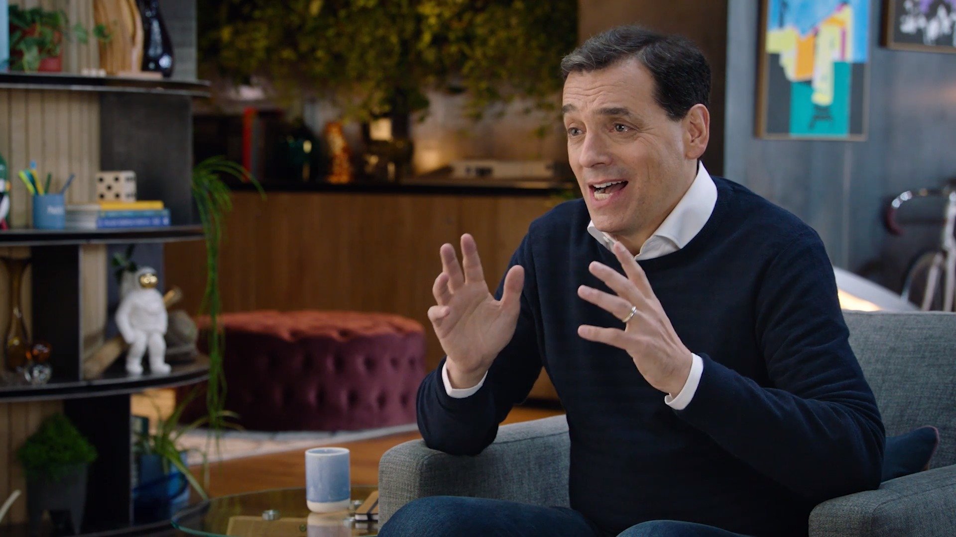 Clarity: Making Your Message Count | Daniel Pink Teaches Sales and ...