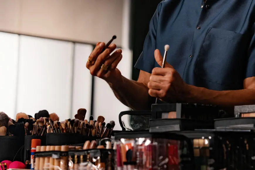 Create Makeup Looks for Any Moment
